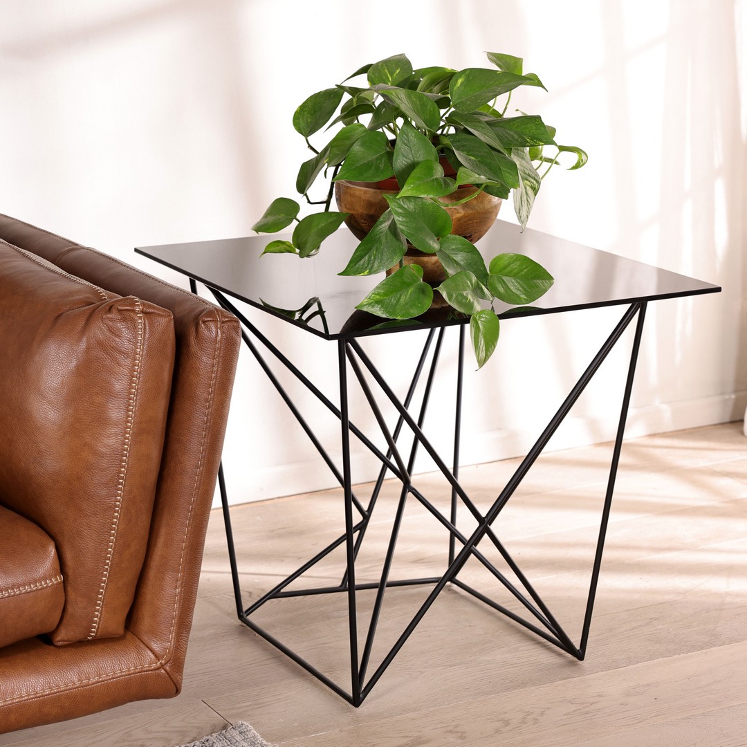 שולחן צד 65*65 ס"מ זכוכית משולבת מתכת בגוון שחור דגם MESH